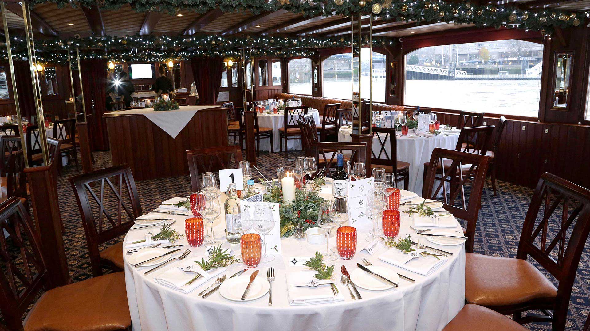 christmas-party-venues-in-london-thames-luxury-charters
