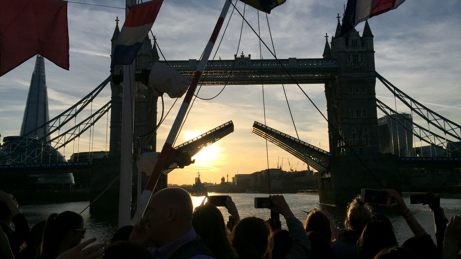 Dixie Queen - Paddle Steamer | Fleet | Thames Luxury Charters